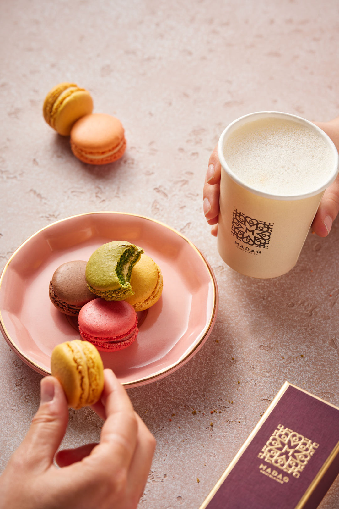 NEW: CAFE QOMPLET 💫